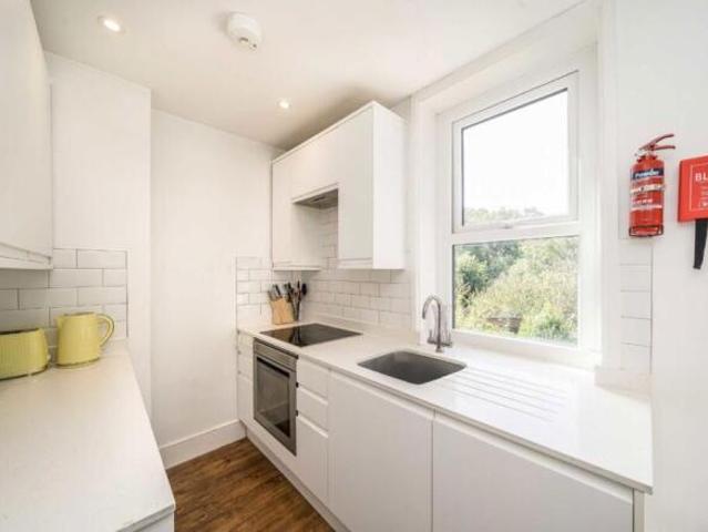 3 bedroom flat for rent in Amesbury Avenue, Streatham Hill, SW2