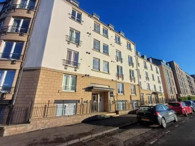 3 bedroom flat for rent in Annandale Street, Bonnington, Edinb.