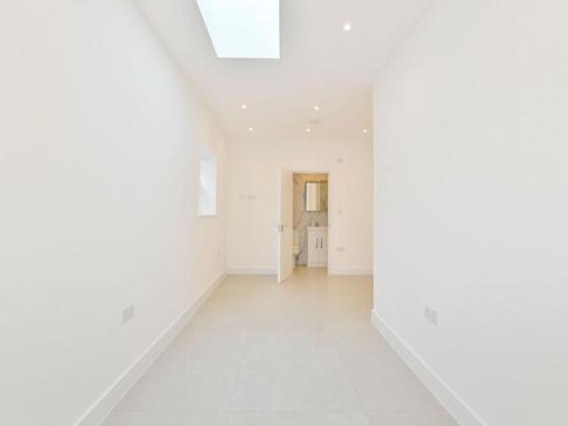 3 bedroom flat for rent in Anson Road, Willesden Green, London, NW2