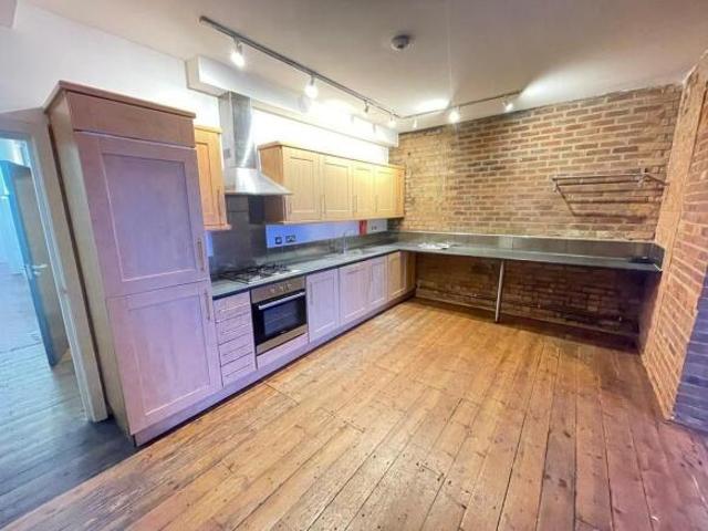 3 bedroom flat for rent in Anton Studios, Anton Street, Hackney, London, E8