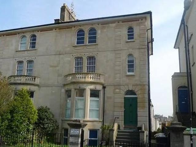 3 bedroom flat for rent in Ashgrove Road Bristol BS6