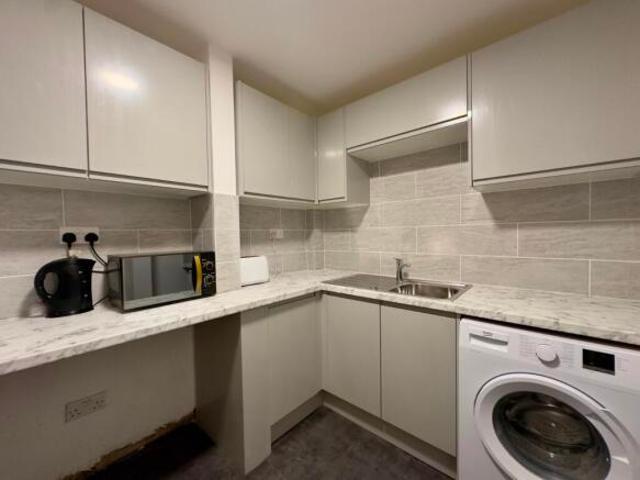 3 bedroom flat for rent in Argyle Street, Finnieston, Glasgow, G3