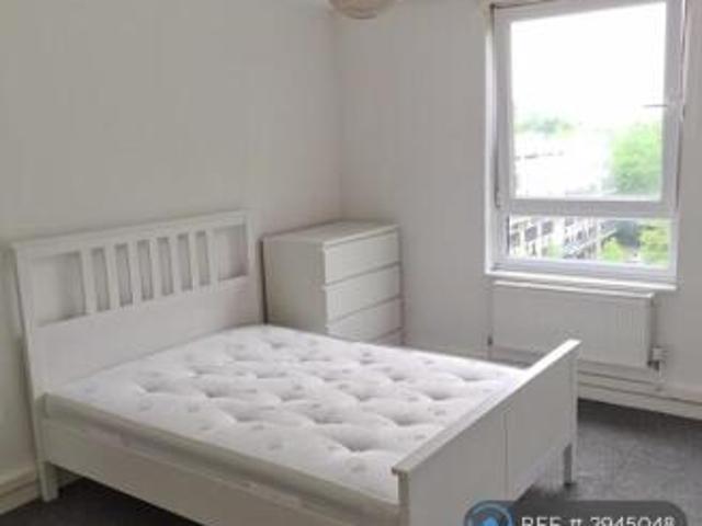 3 bedroom flat for rent in Augustus Road, London, SW19