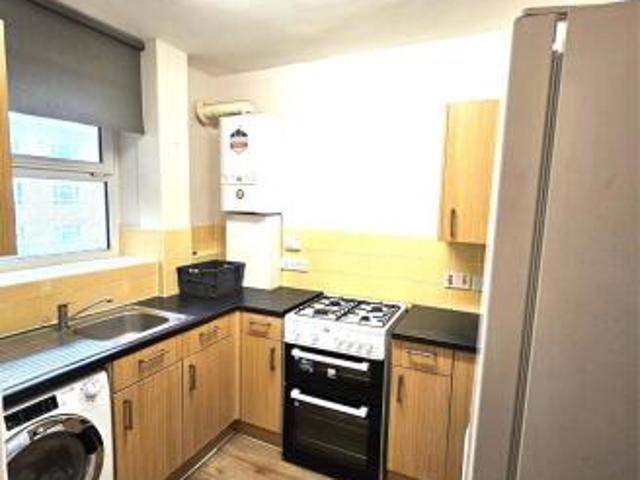 3 bedroom flat for rent in Australia Road, White City, London, W12
