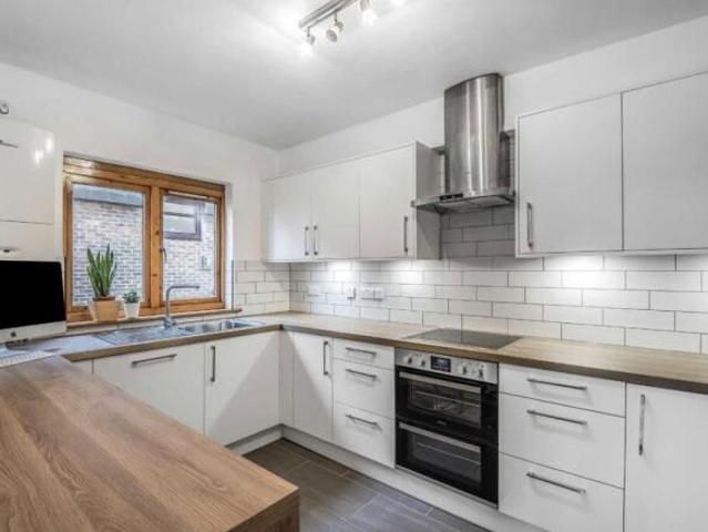3 bedroom flat for rent in Avenue Road, Highgate, N6