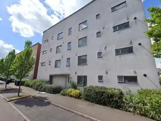 3 bedroom flat for rent in Aviation Avenue, Hatfield, AL10