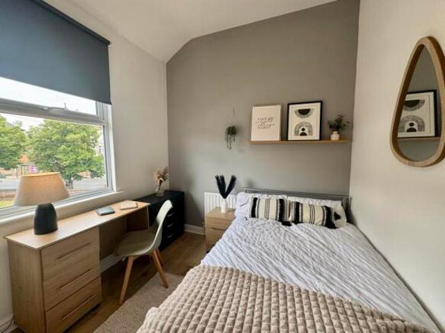 3 bedroom flat for rent in b Peveril Street Copy, Arboretum, East Midlands, NG7