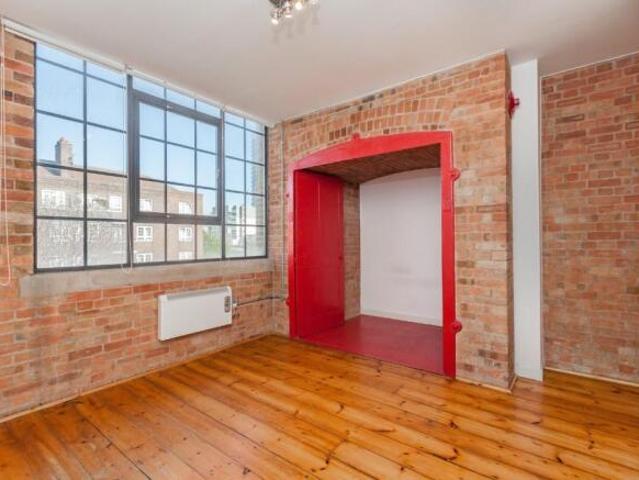 3 bedroom flat for rent in Back Church Lane, London, E1