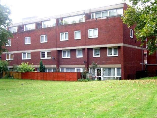 3 bedroom flat for rent in Bartholomew Court, 163 Old Street, EC1V