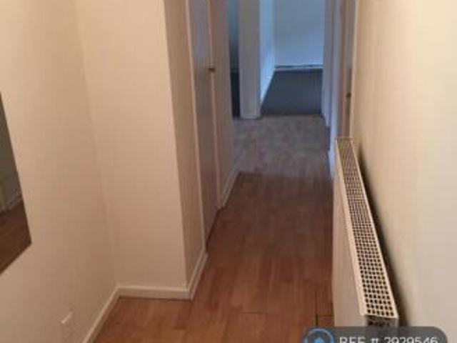 3 bedroom flat for rent in Barcombe Avenue, Streatham Hill, SW2