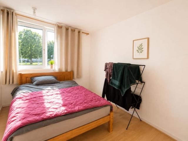 3 bedroom flat for rent in Barnardo Street, London, E1