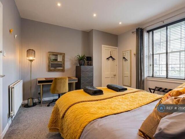 3 bedroom flat for rent in Barony St, Edinburgh, EH3