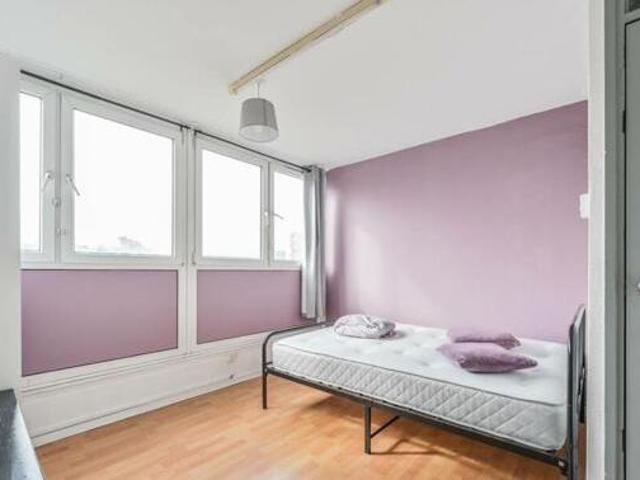 3 Bedroom Flat For Rent In Battersea, London