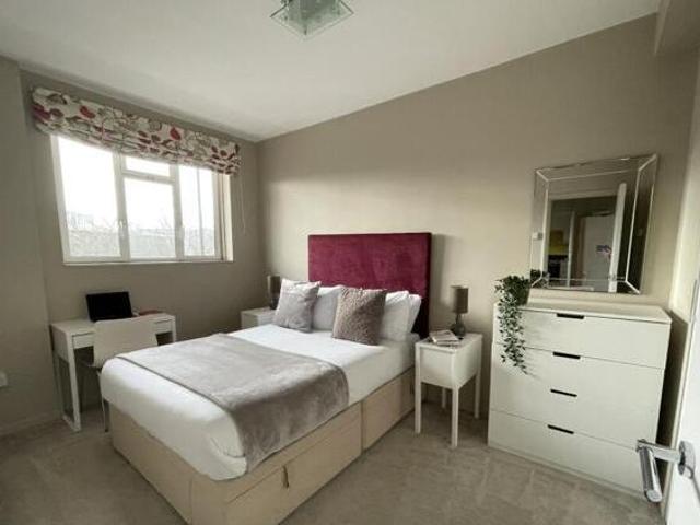 3 Bedroom Flat For Rent In Battersea Power Station