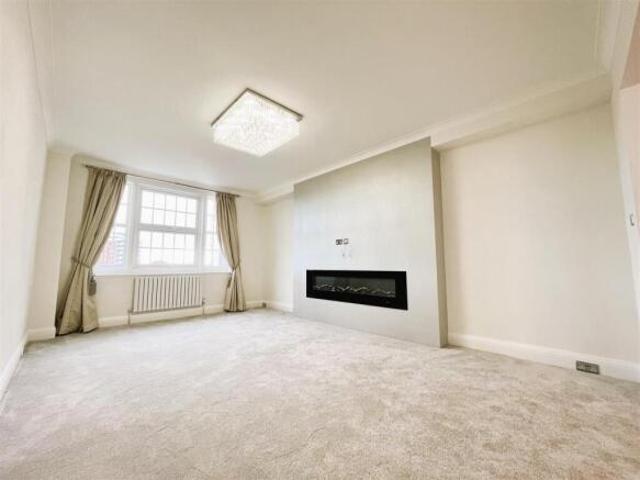 3 bedroom flat for rent in Bath Road, Bournemouth, Dorset, BH1