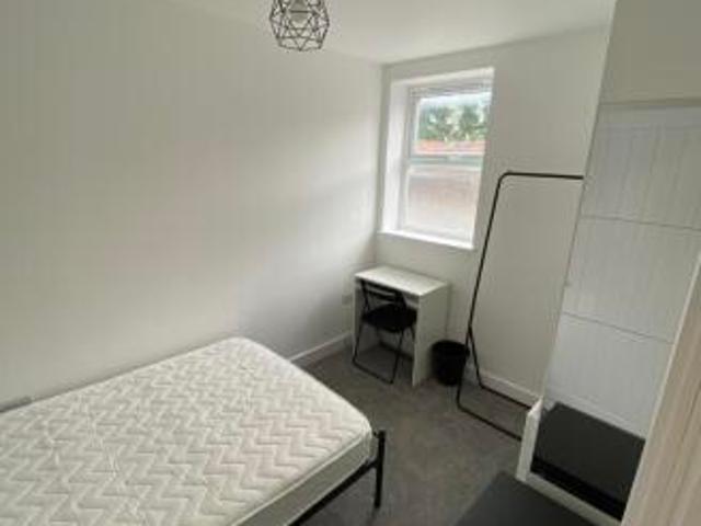3 bedroom flat for rent in Bath Road, Bristol, BS4