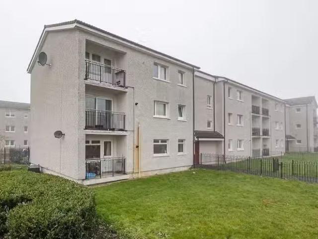 3 bedroom flat for rent in Bathgate Road, Blackburn, West Loth.