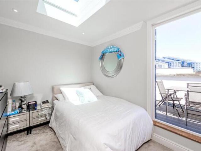 3 bedroom flat for rent in Benwell Road, Holloway, N7