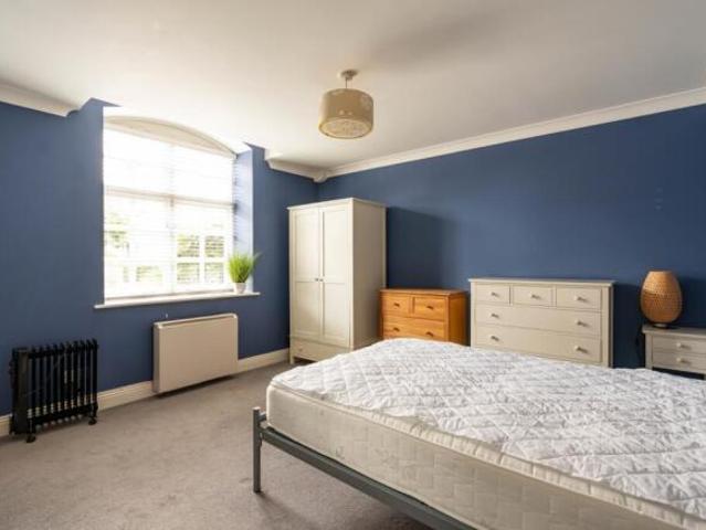 3 bedroom flat for rent in Bennett Crescent, Cowley, OX4