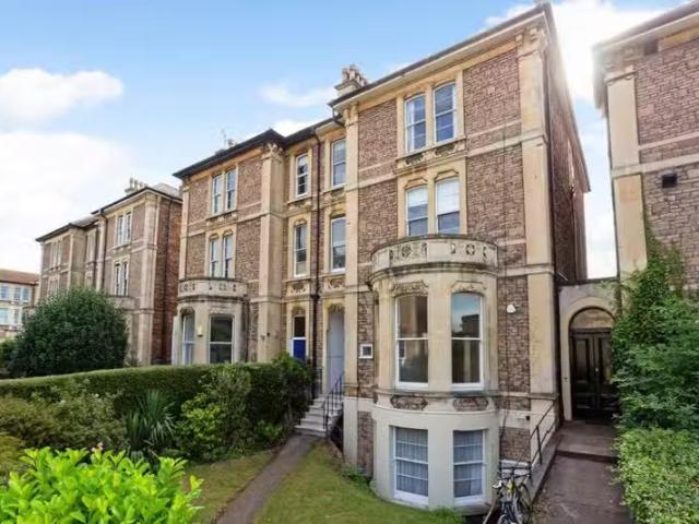 3 bedroom flat for rent in Beaufort Road Clifton BS8
