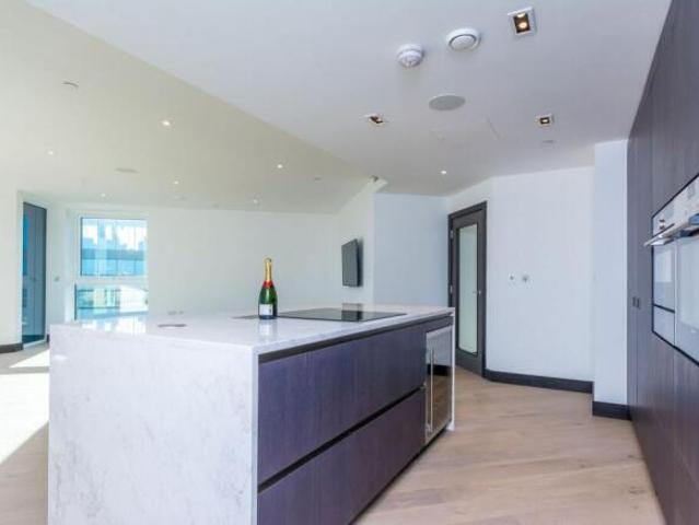 3 bedroom flat for rent in Beadon Road, Hammersmith, London, W6