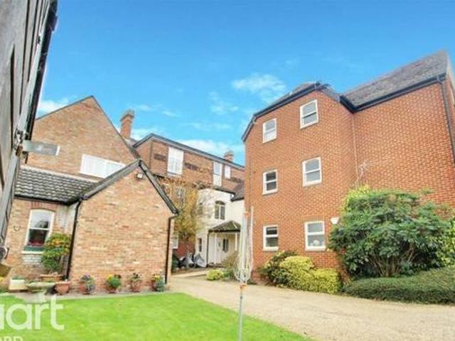 3 bedroom flat for rent in Bedford MK40