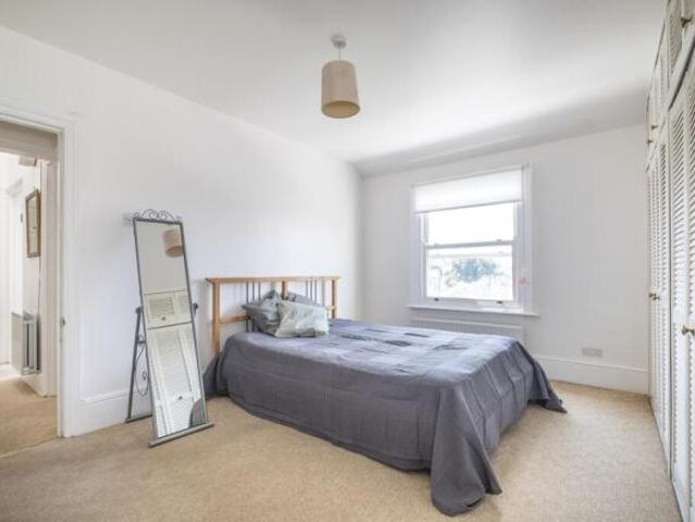 3 bedroom flat for rent in Bedford Hill London SW12