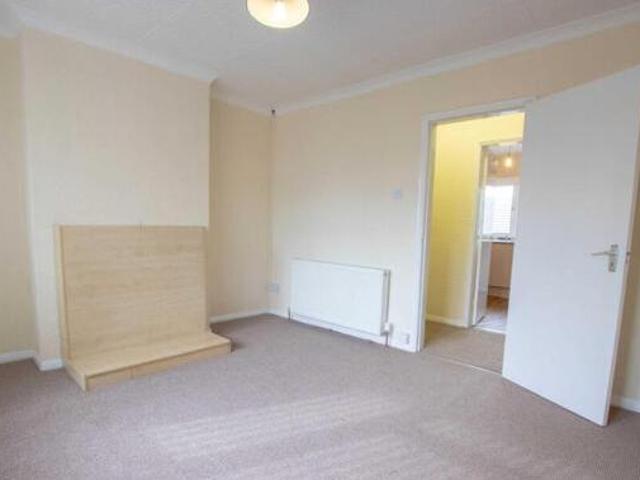 3 Bedroom Flat For Rent In Beeston, Nottingham