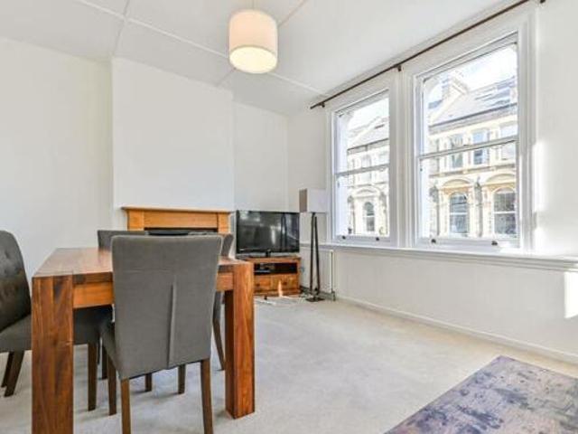 3 Bedroom Flat For Rent In Between The Commons, London