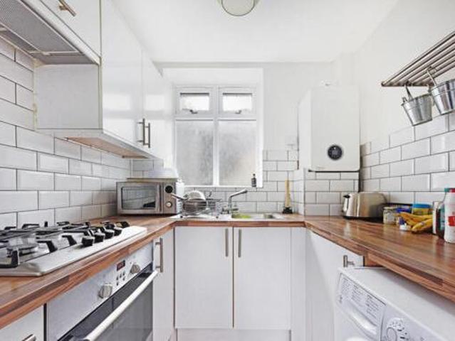 3 Bedroom Flat For Rent In Bevenden Street