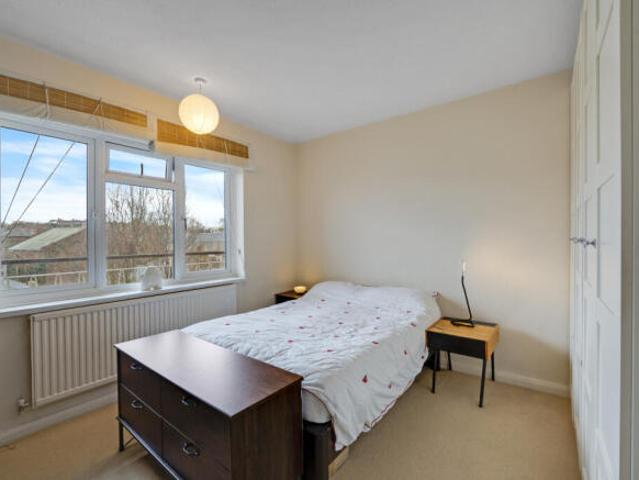 3 bedroom flat for rent in Beverley Lodge, Paradise Road, Richmond, Surrey, TW9