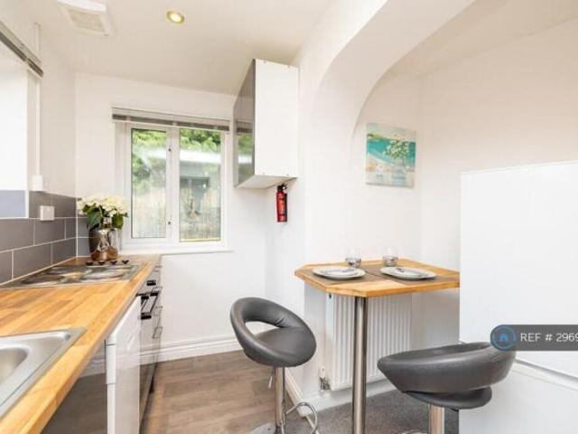 3 bedroom flat for rent in Binley Road, Coventry, CV3