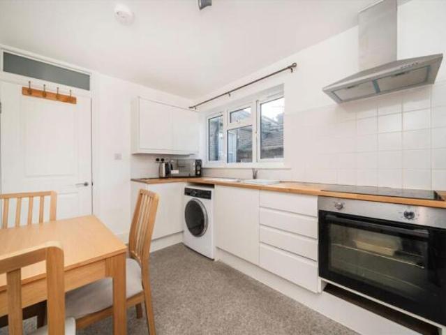 3 bedroom flat for rent in Biscay Road, Hammersmith, W6