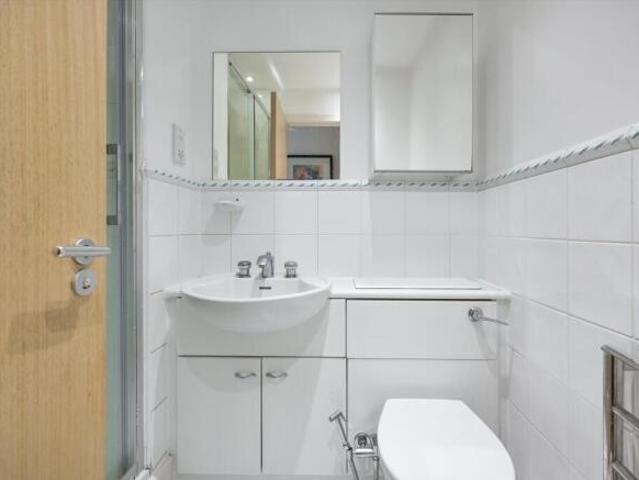 3 bedroom flat for rent in Boardwalk Place, Blackwall, London E14