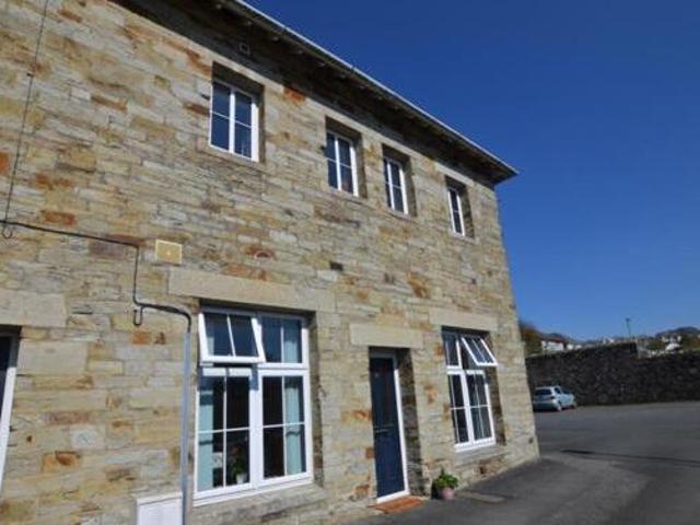 3 Bedroom Flat For Rent In Bodmin, Cornwall