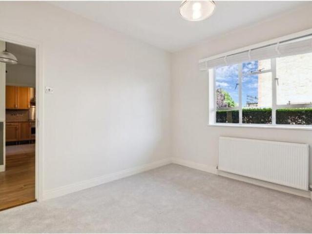 3 bedroom flat for rent in Bolingbroke Grove, London, SW11