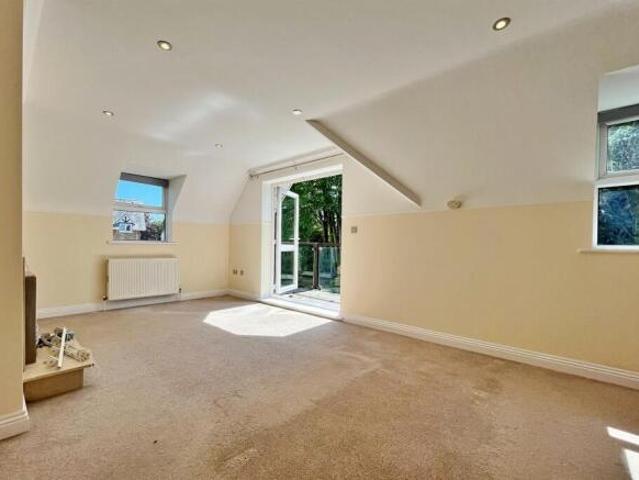 3 bedroom flat for rent in Bournemouth, BH1