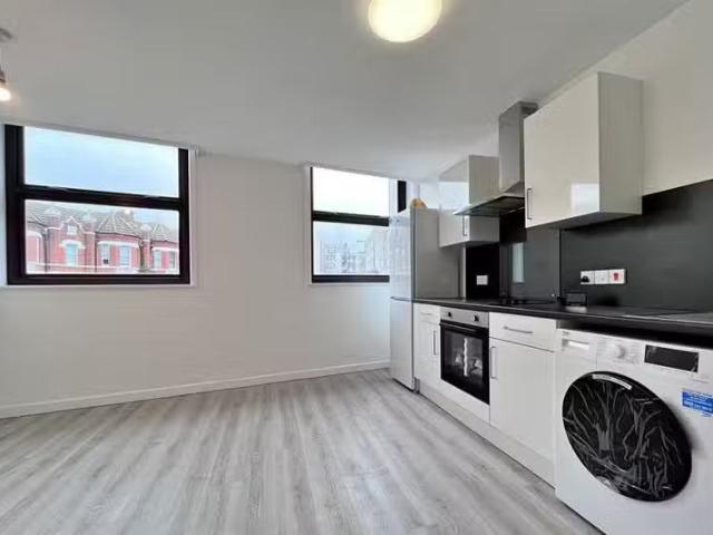 3 bedroom flat for rent in Bournemouth Centre, BH1