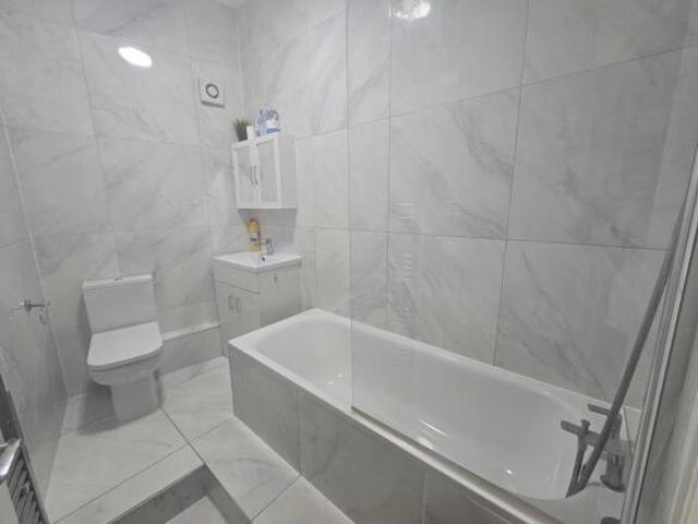 3 bedroom flat for rent in Bow Road, Tower Hamlets, London, E3