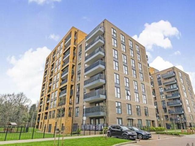 3 Bedroom Flat For Rent In Bowen Drive