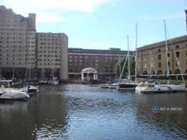 3 bedroom flat for rent in Boxwood Gardens, London, E1W