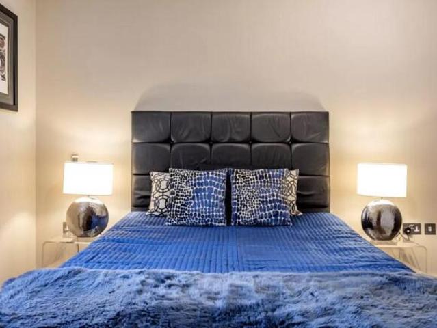 3 bedroom flat for rent in Boydell Court, St. Johns Wood, London NW8