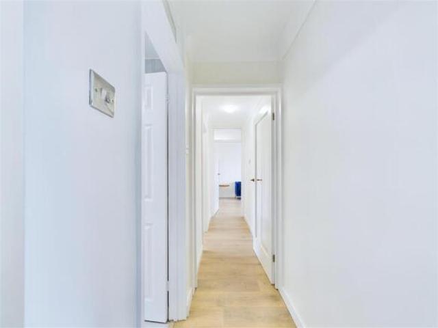 3 bedroom flat for rent in Bloomsbury Close, London, W5