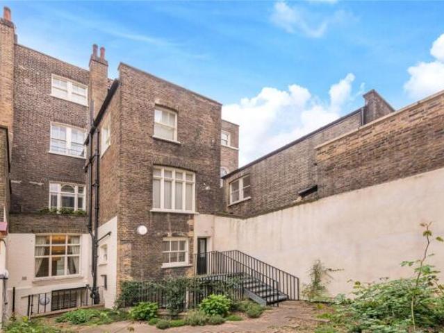 3 bedroom flat for rent in Bloomsbury Square, Bloomsbury, WC1A