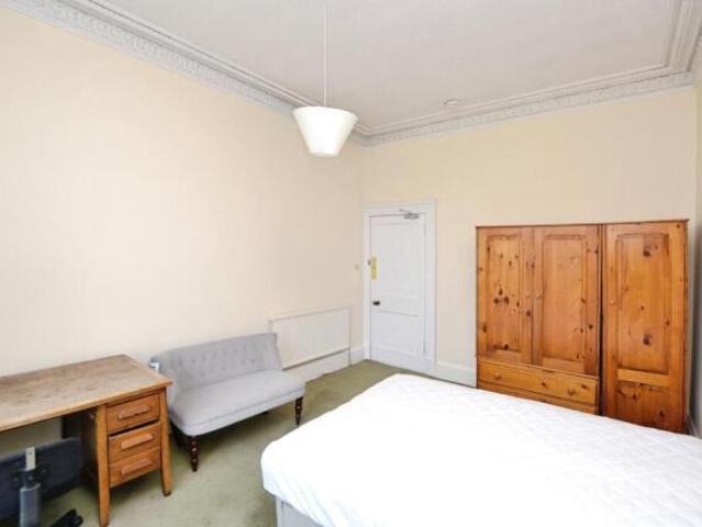 3 bedroom flat for rent in Blackford Avenue, Edinburgh, EH9