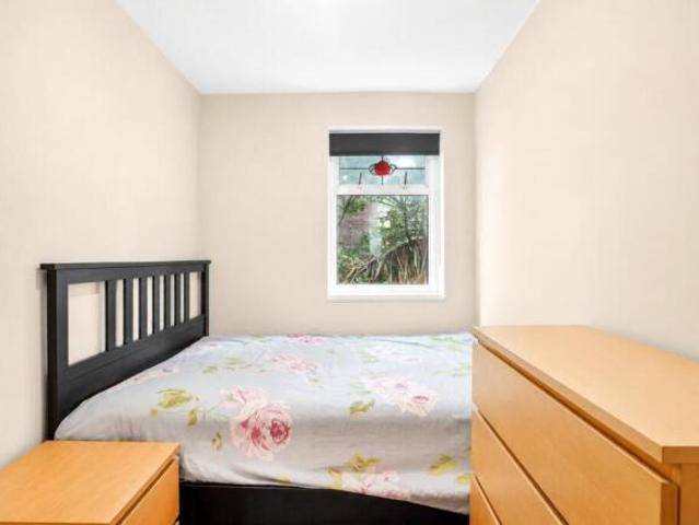 3 bedroom flat for rent in Bromfield Court, Jamaica Road, SE16