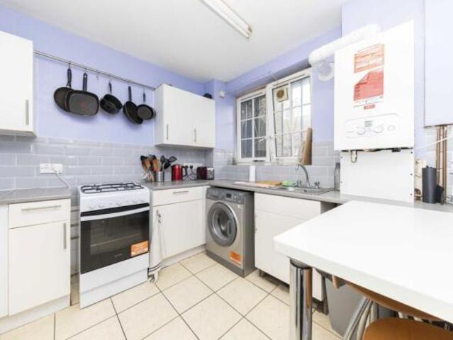 3 bedroom flat for rent in Bromley High Street, Bow, E3