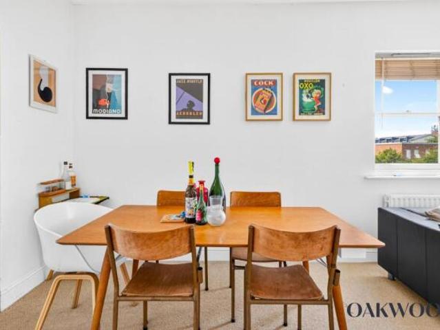 3 bedroom flat for rent in Brooke Road, London, N16