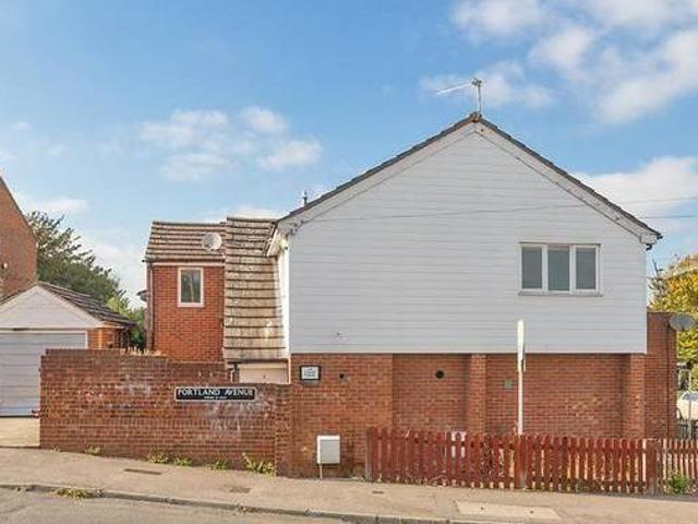 3 bedroom flat for rent in Broom Road Sittingbourne ME10