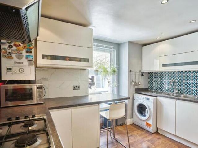 3 bedroom flat for rent in Brading Road, SW2